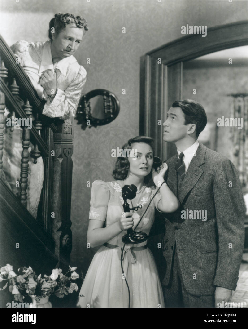 IT'S A WONDERFUL LIFE (1946) DONNA REED, JAMES STEWART IWL 027P Stock ...