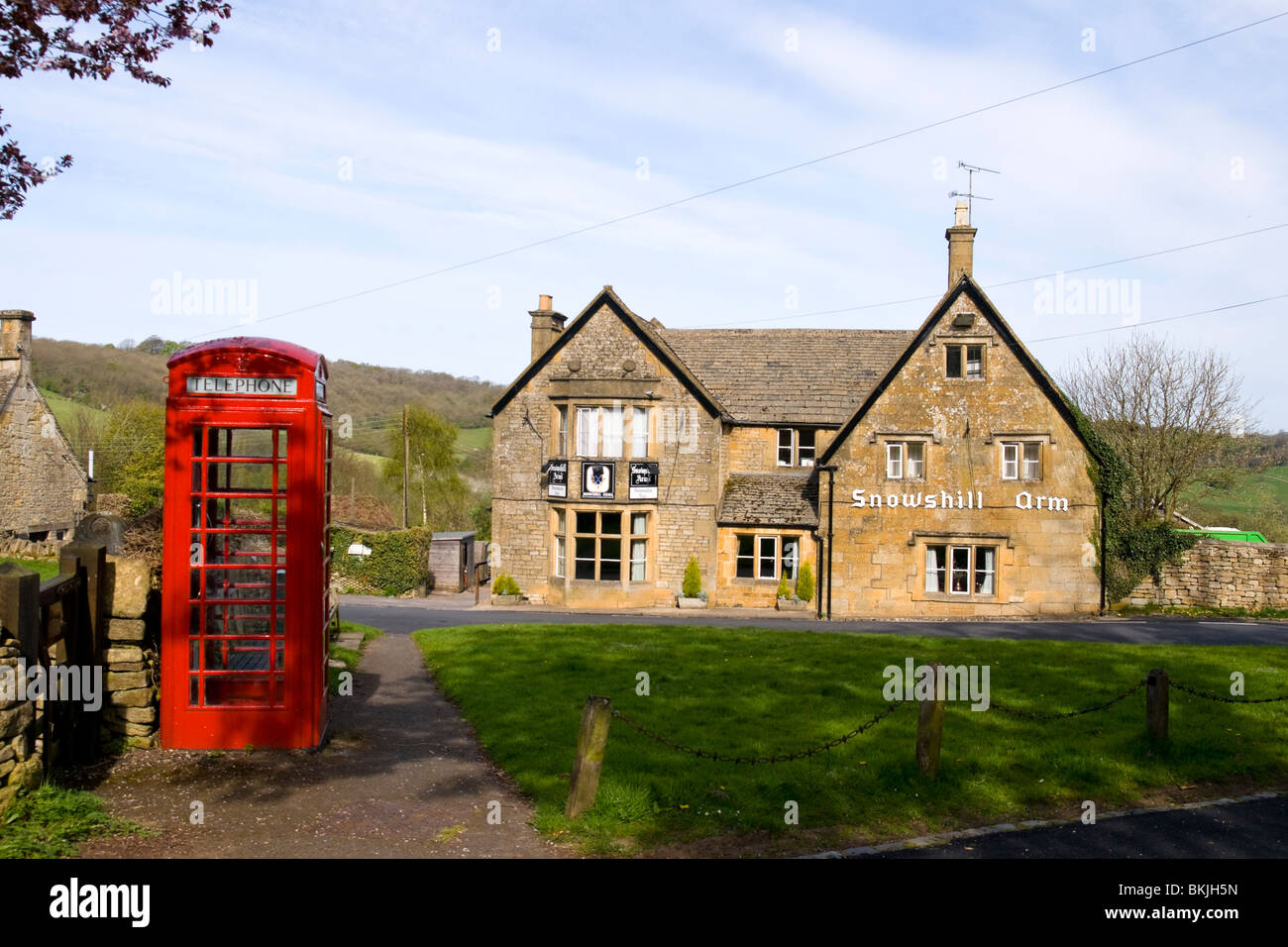 Snowshill inn hi-res stock photography and images - Alamy