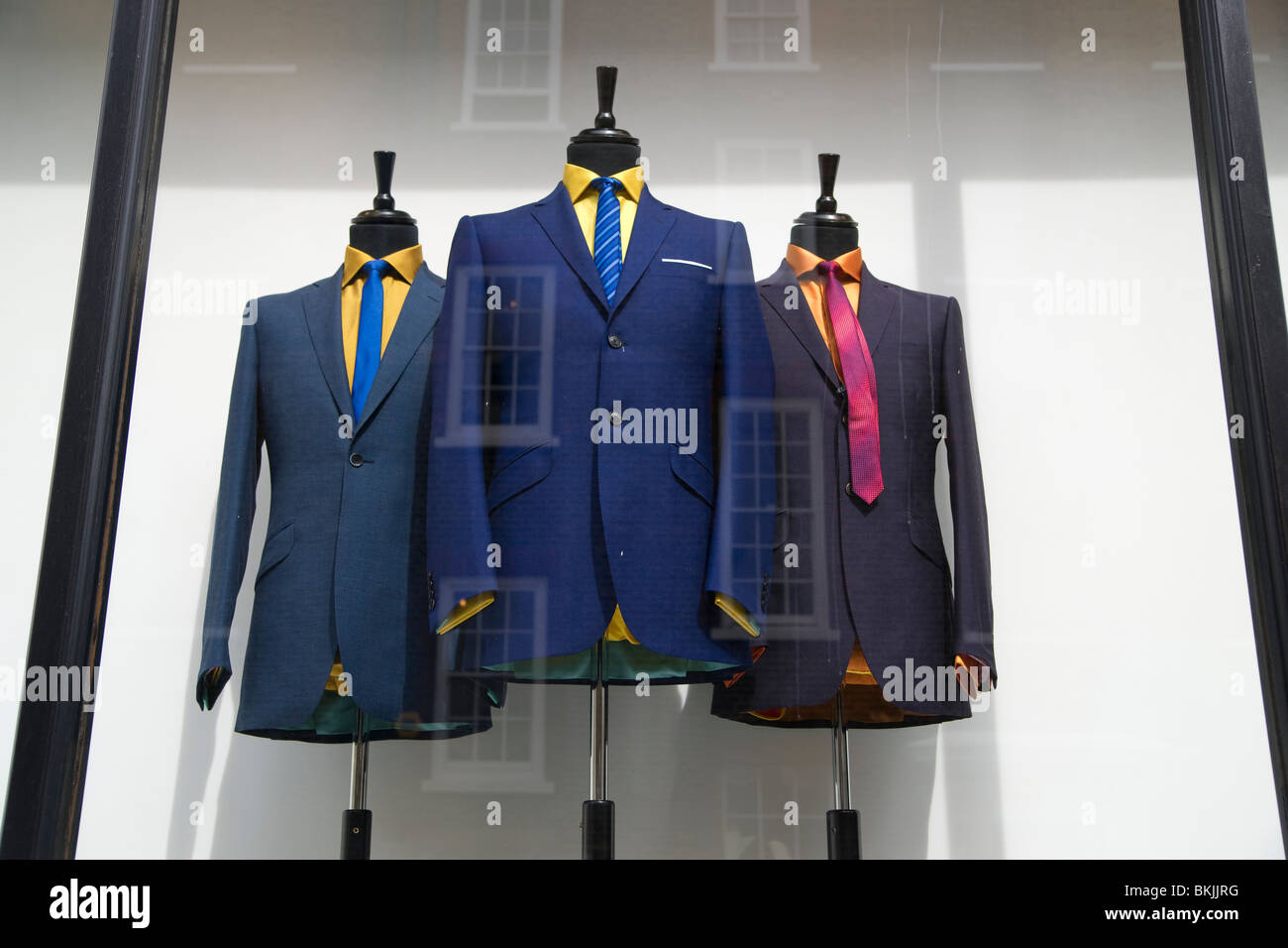 Tailors window hi-res stock photography and images - Alamy