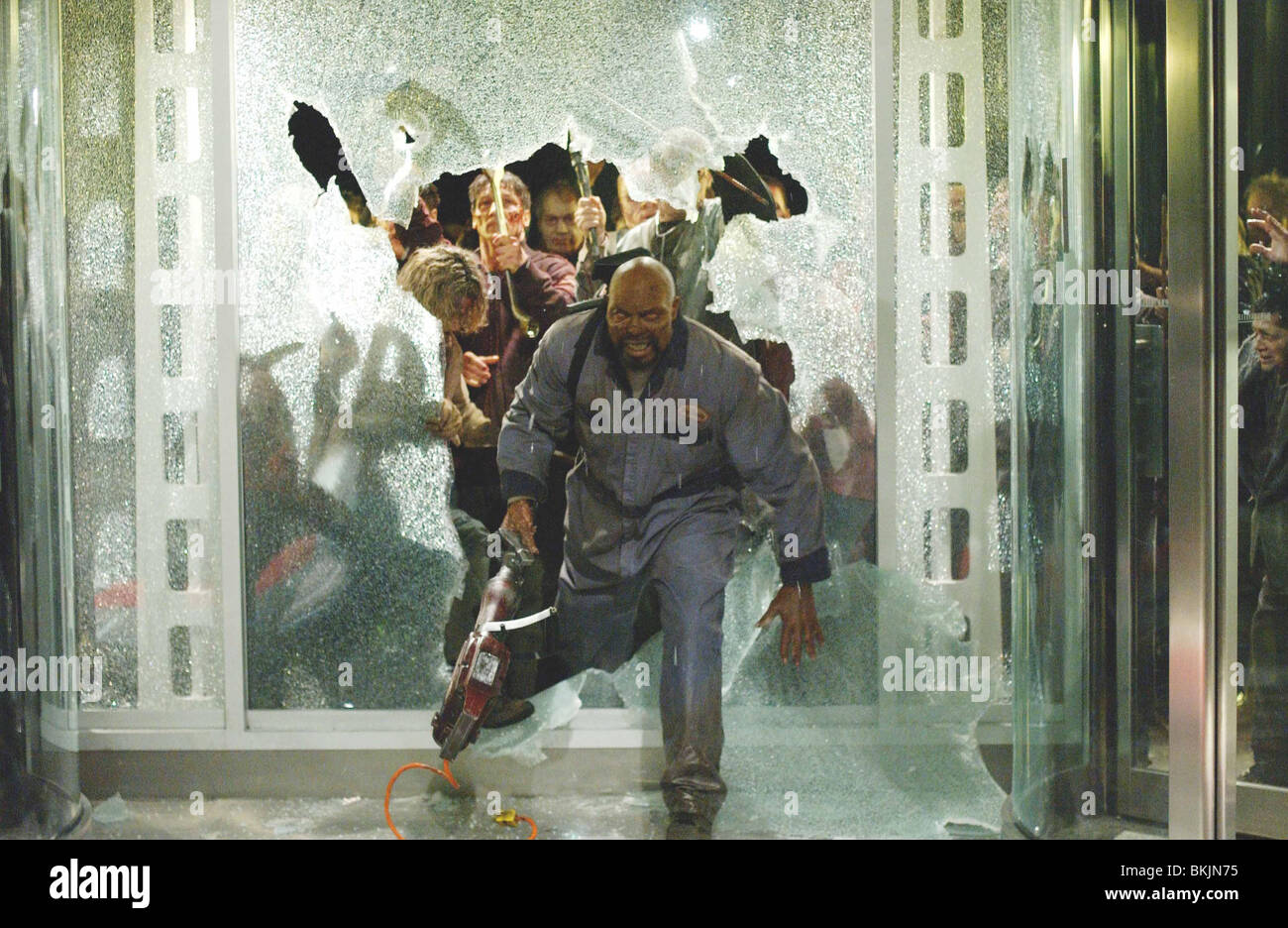 GEORGE A ROMERO'S LAND OF THE DEAD (2005) EUGENE CLARK LDDD 002-02 ...
