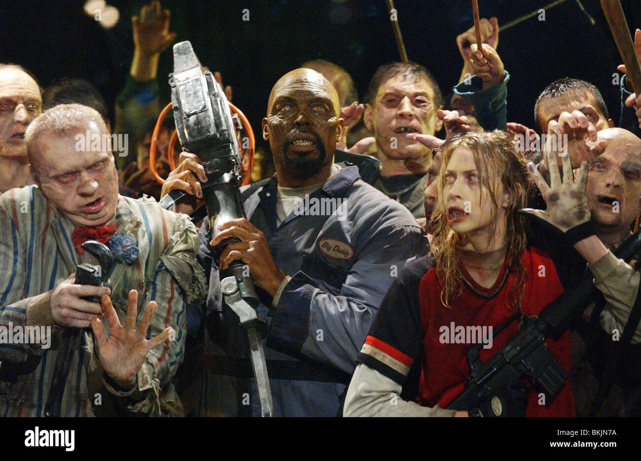 GEORGE A ROMERO'S LAND OF THE DEAD (2005) EUGENE CLARK LDDD 002-04 ...