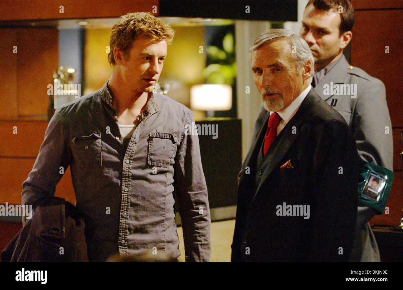 GEORGE A ROMERO'S LAND OF THE DEAD (2005) SIMON BAKER, DENNIS HOPPER ...