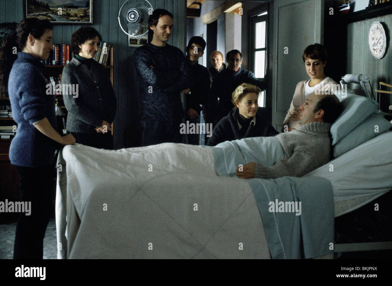 MAR ADENTRO (2004) THE SEA INSIDE (ALT) JAVIER BARDEM MARA 001-06 Stock ...