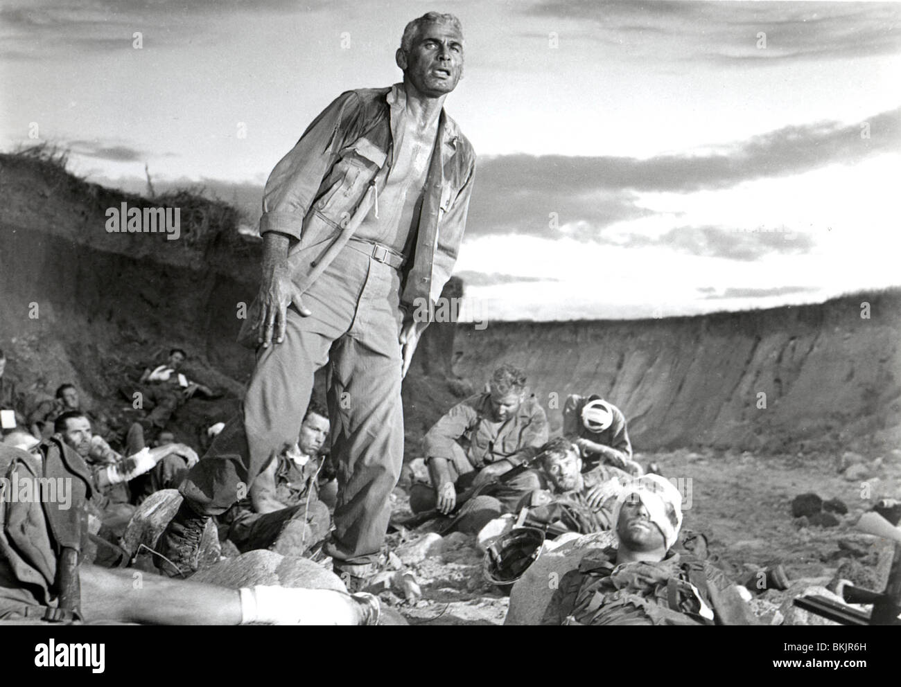 MERRILL'S MARAUDERS (1962) JEFF CHANDLER MRMR 001 P Stock Photo - Alamy