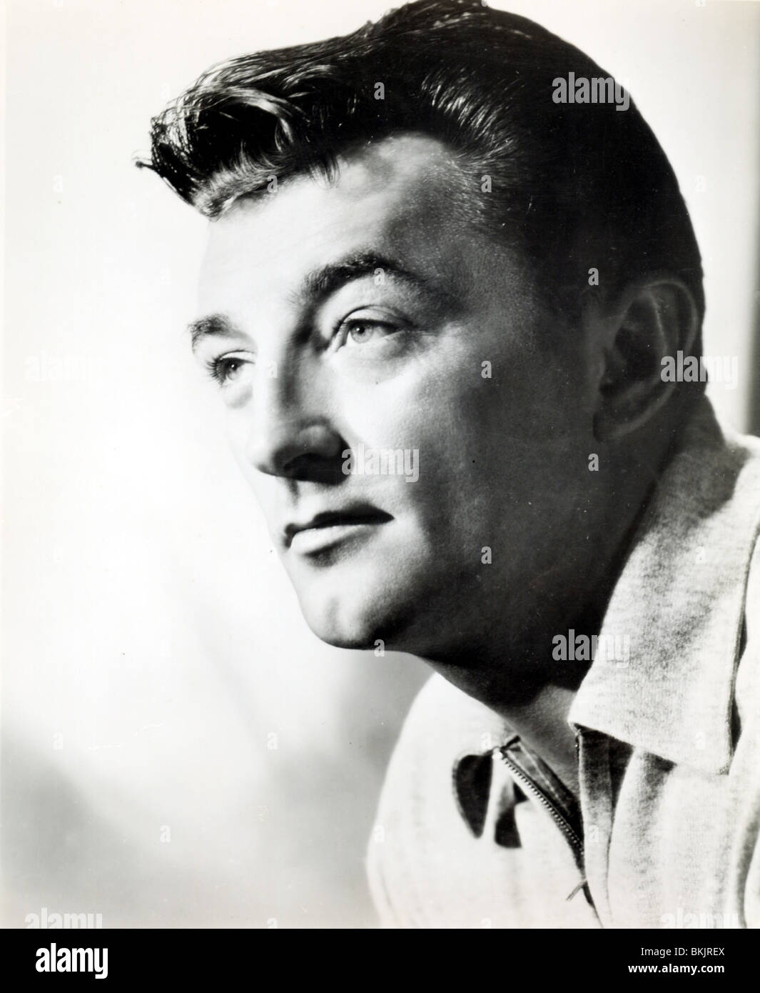 ROBERT MITCHUM PORTRAIT Stock Photo - Alamy