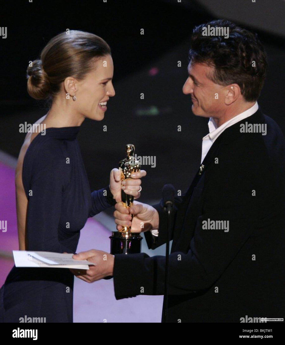 Hilary swank million dollar baby 2005 hi-res stock photography and ...