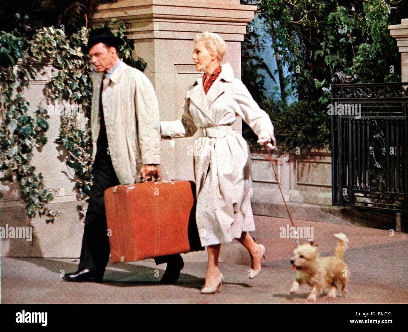 PAL JOEY (1957) FRANK SINATRA, KIM NOVAK PJY 008 FOH Stock Photo - Alamy