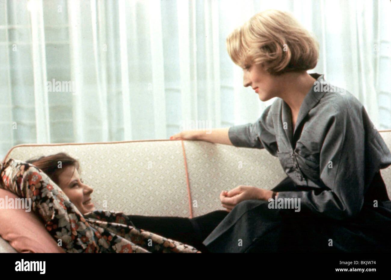PLENTY (1985) TRACEY ULLMAN, MERYL STREEP PLTY 009 Stock Photo - Alamy