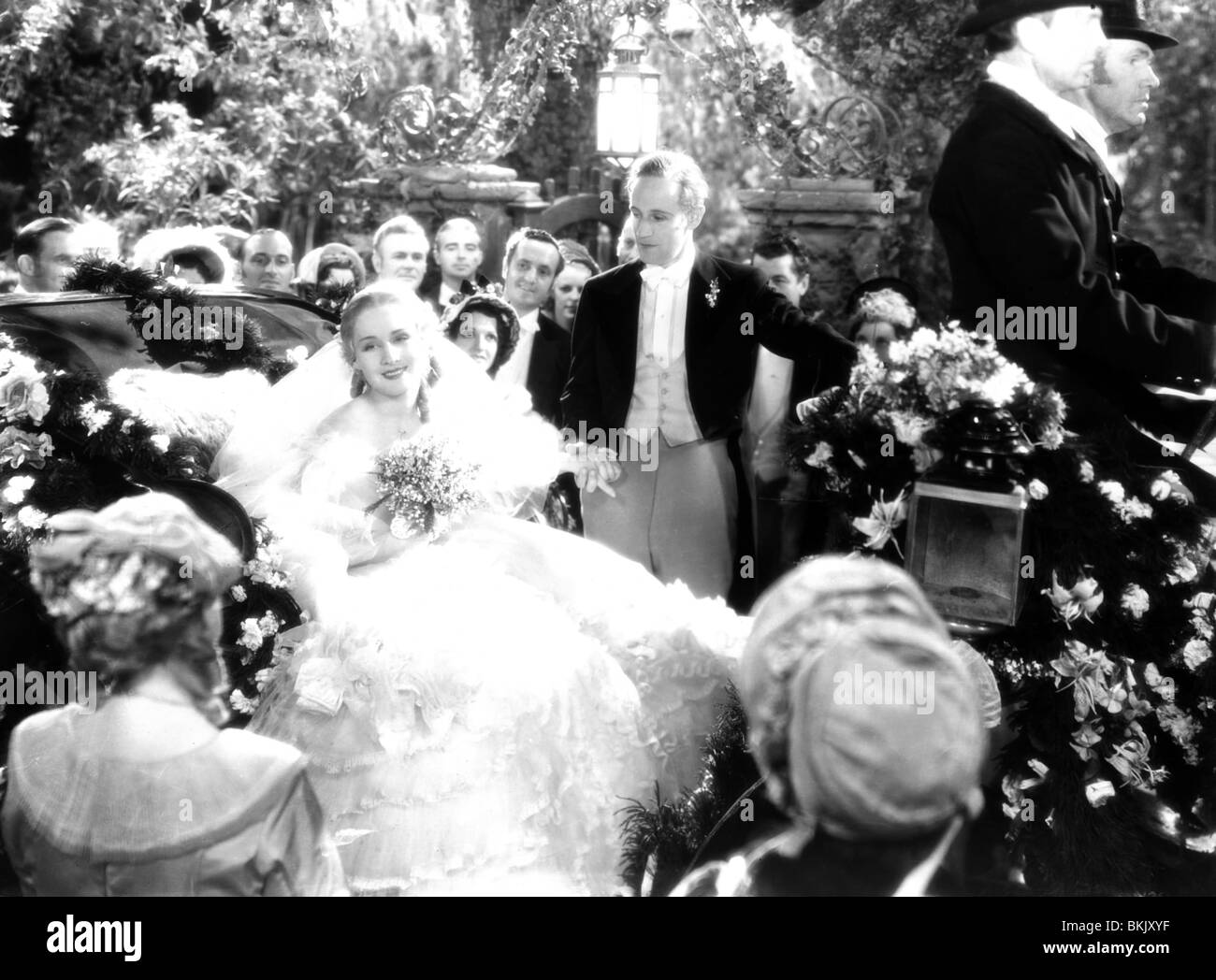 SMILIN' THROUGH (1932) SMILING THROUGH (ALT) SMTH 001P Stock Photo - Alamy