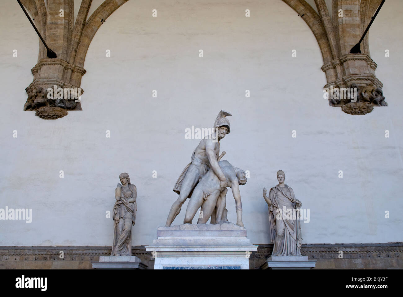 Menelaus supporting body patroclus loggia hi-res stock photography and ...