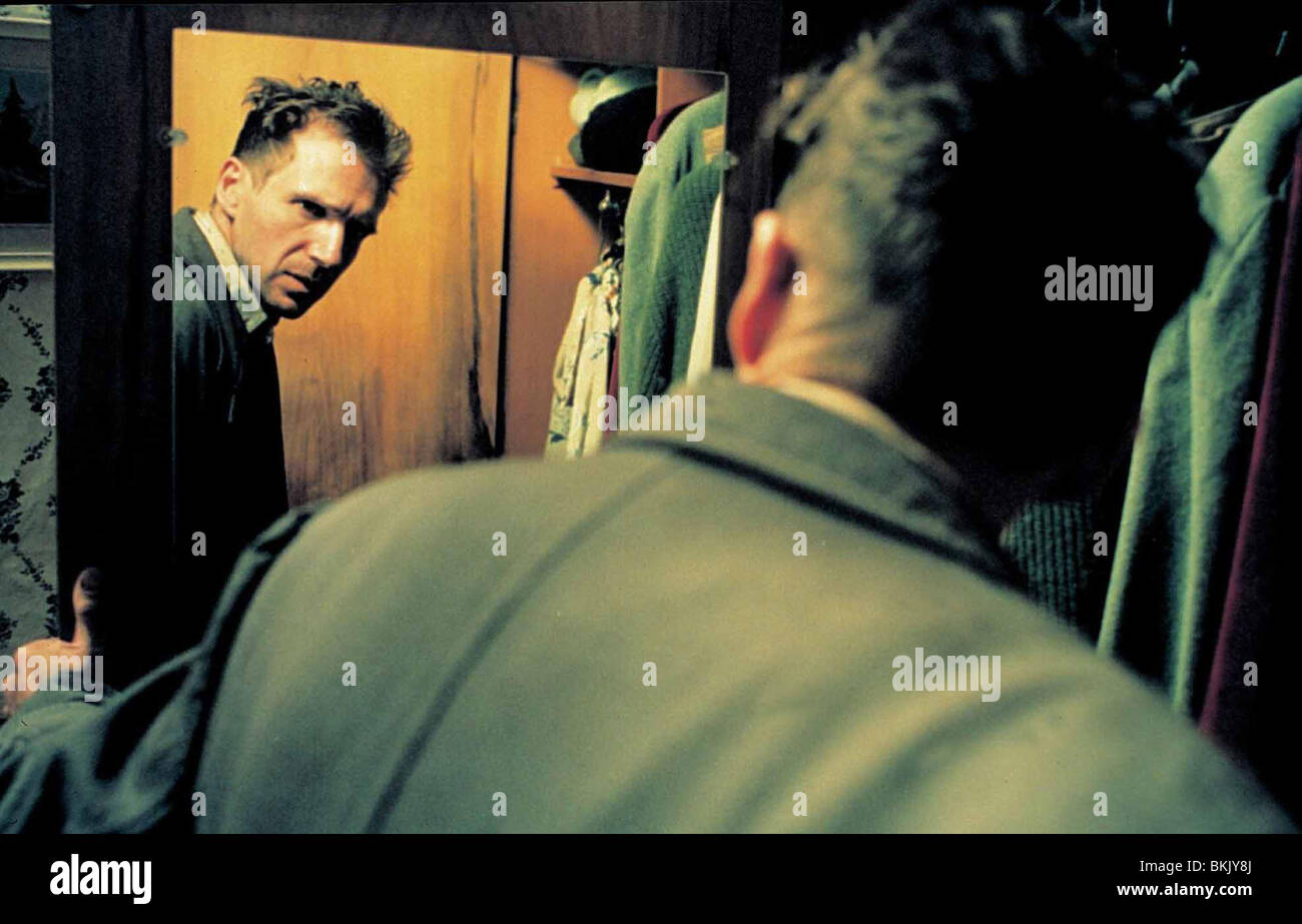 SPIDER -2002 RALPH FIENNES Stock Photo - Alamy