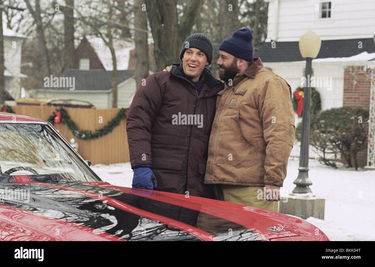 SURVIVING CHRISTMAS (2004) BEN AFFLECK, JAMES GANDOLFINI SURV 001-09 Stock Photo - Alamy