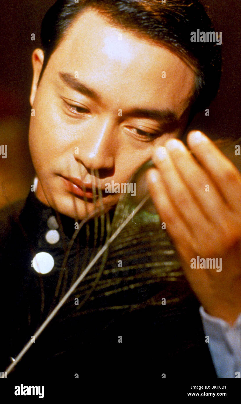 TEMPTRESS MOON (1996) FENG YUE (ALT) LESLIE CHEUNG TMPM 047 Stock Photo ...