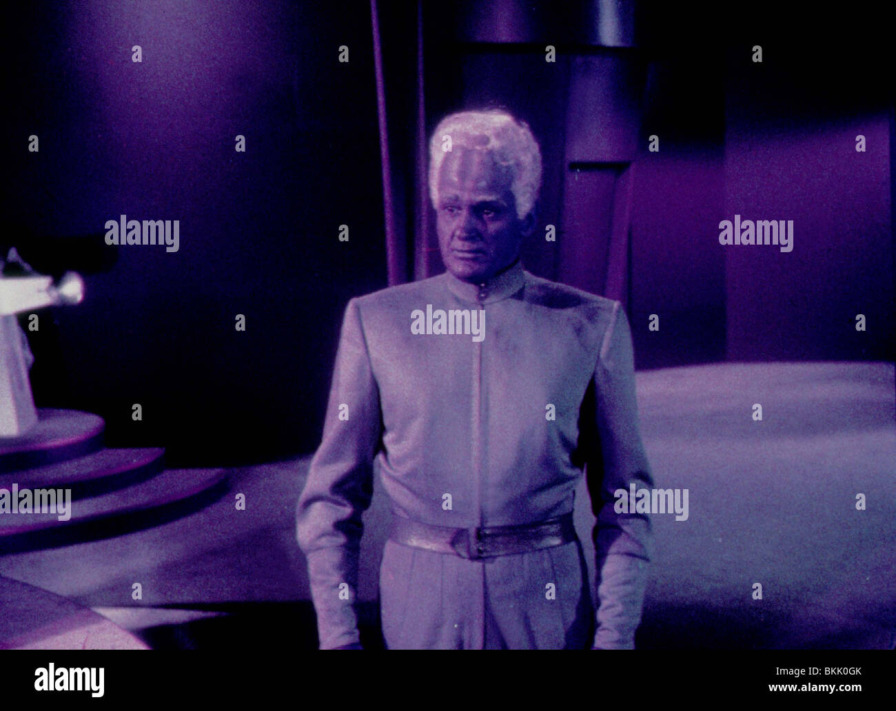 THIS ISLAND, EARTH (1955) REX REASON TIE 007 Stock Photo - Alamy