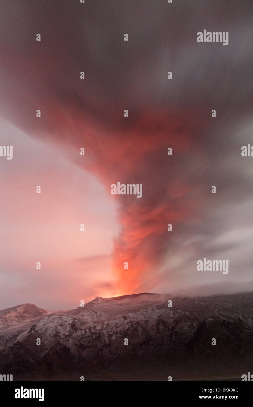 Iceland volcano erupting lava hi-res stock photography and images - Alamy