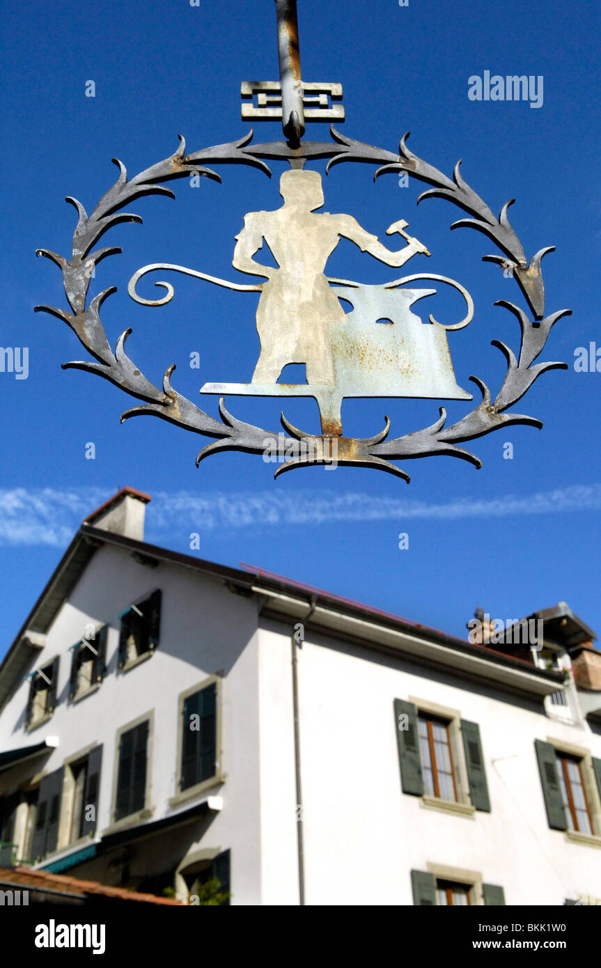 Anvil in front medieval hi-res stock photography and images - Alamy