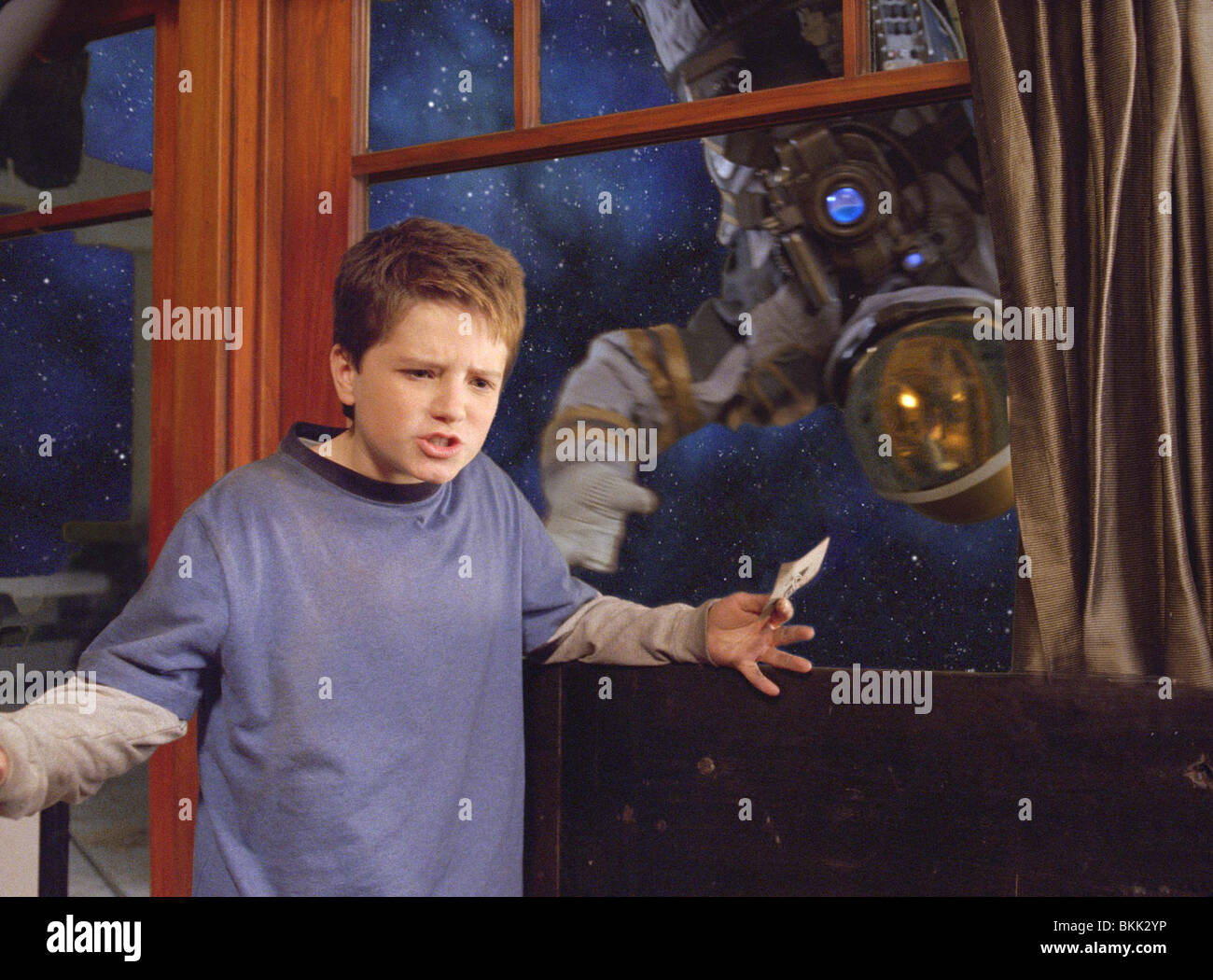 ZATHURA (2005) JOSH HUTCHERSON, DAX SHEPARD ZATH 001-01 Stock Photo - Alamy