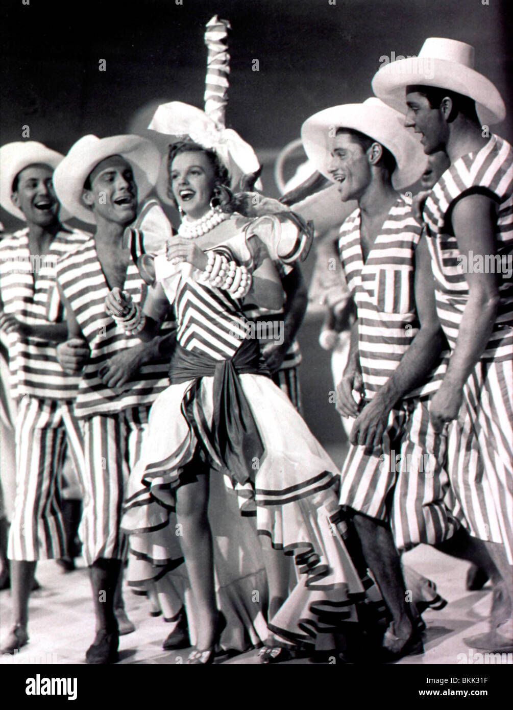 ZIEGFELD GIRL (1941) JUDY GARLAND ZGRL 014 Stock Photo - Alamy