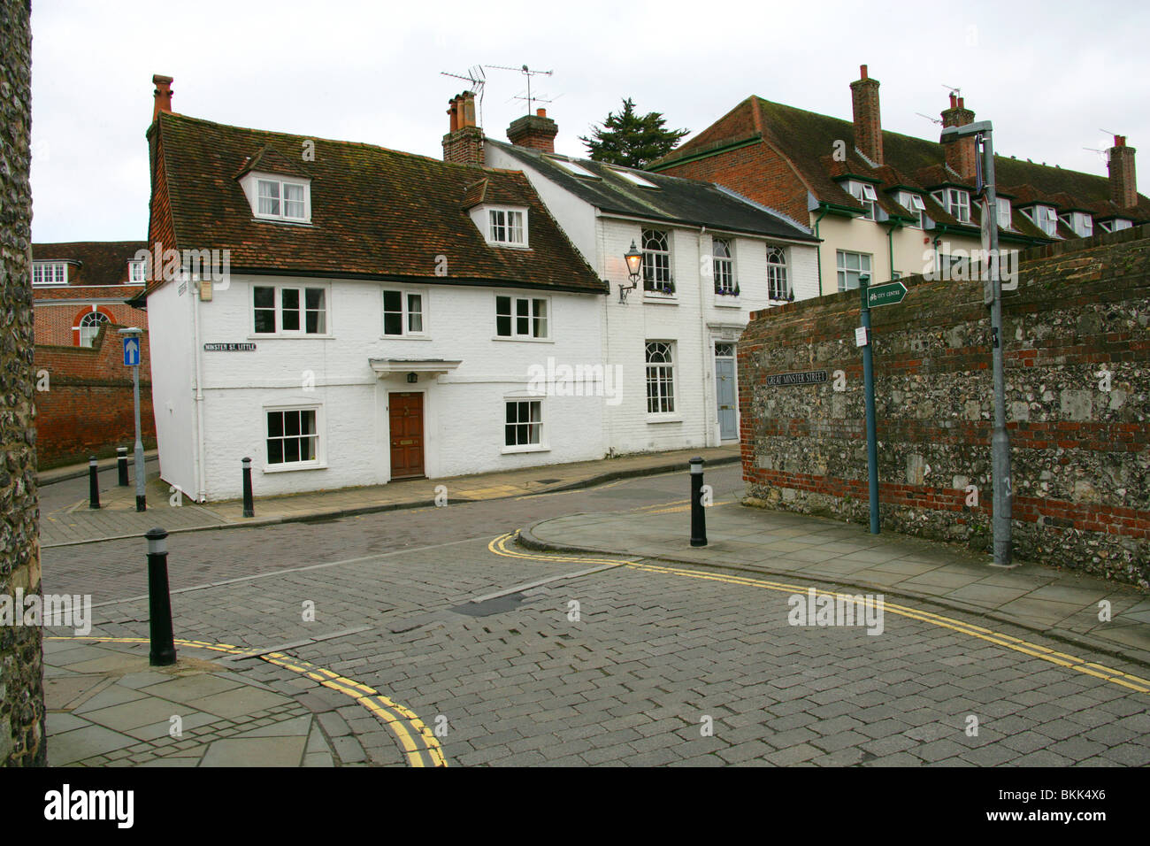 Old minster winchester hi-res stock photography and images - Alamy