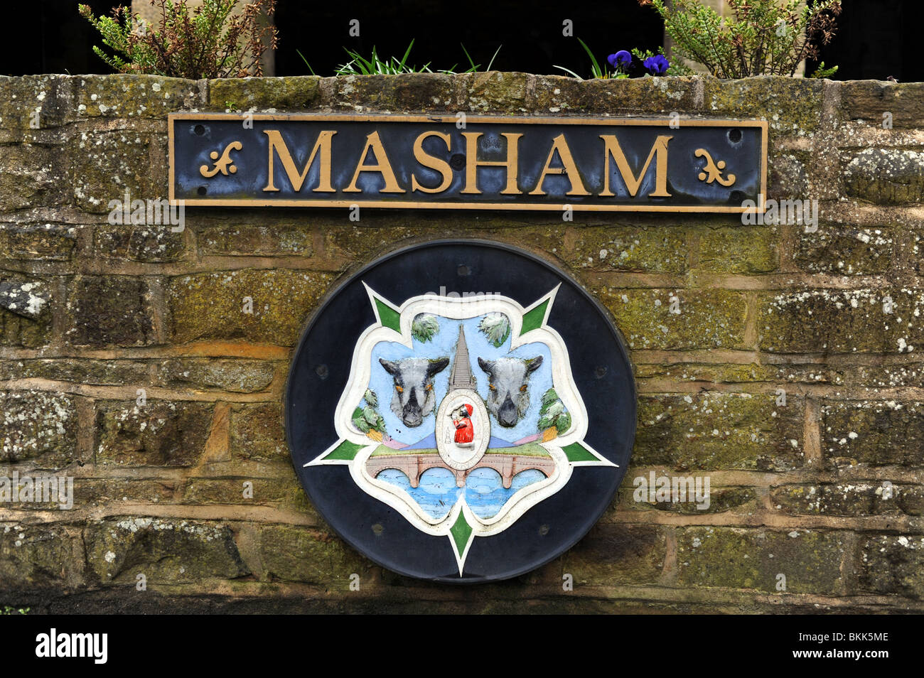 Yorkshire village signs hi-res stock photography and images - Alamy