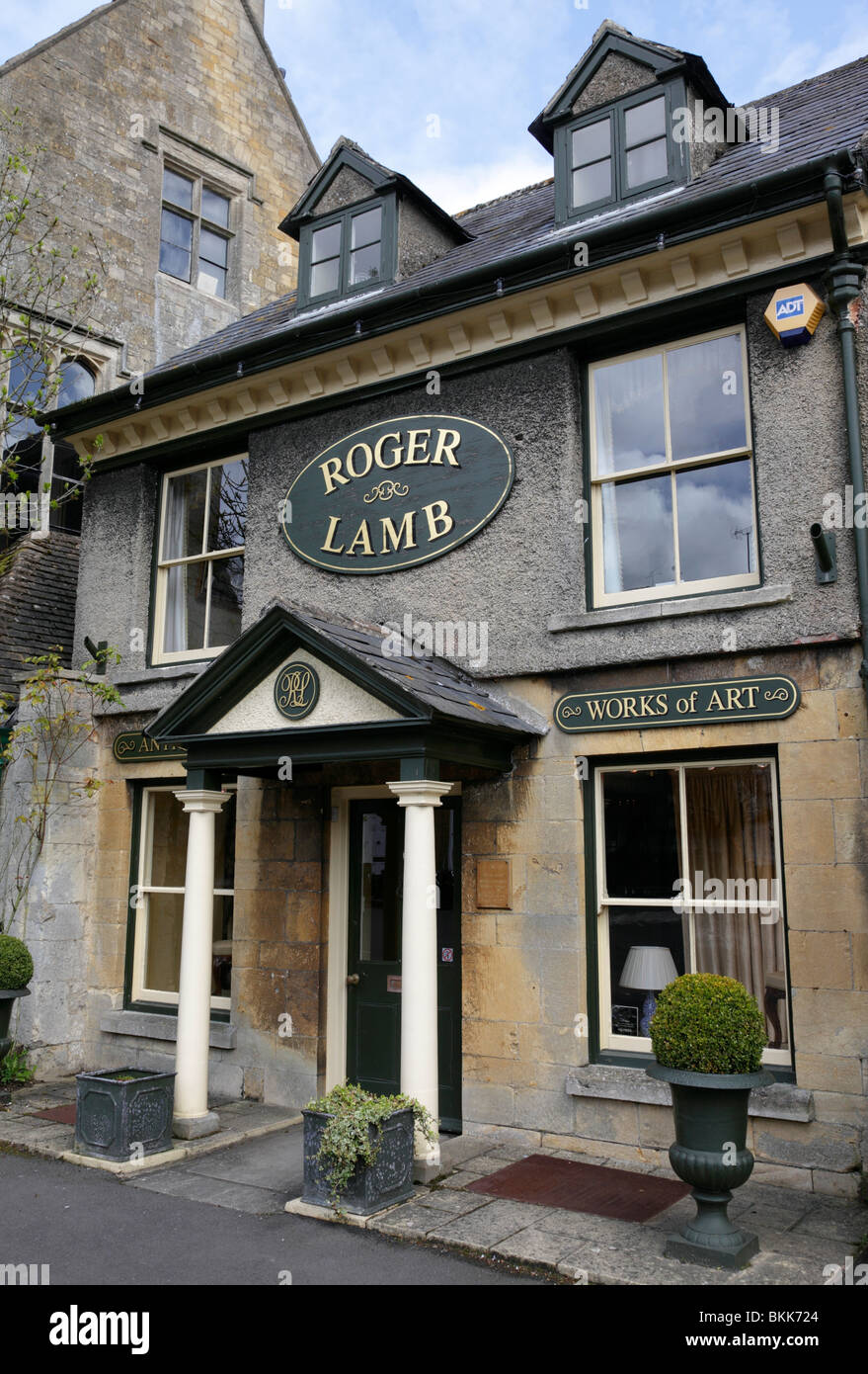 facade of roger lamb an art dealer market square stow on the wold ...