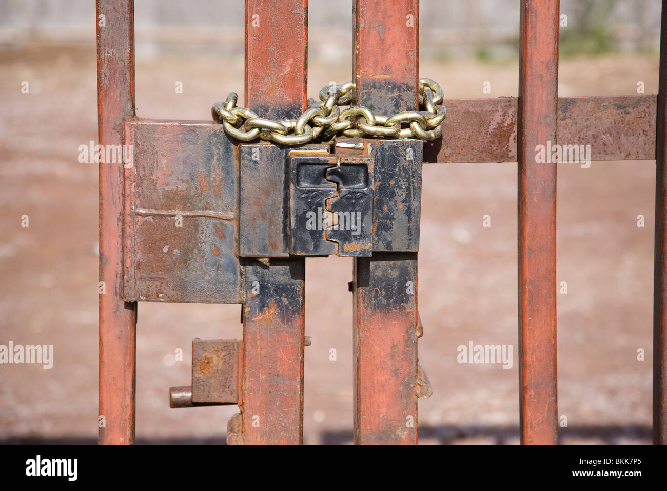 Metal gates close up hi-res stock photography and images - Alamy
