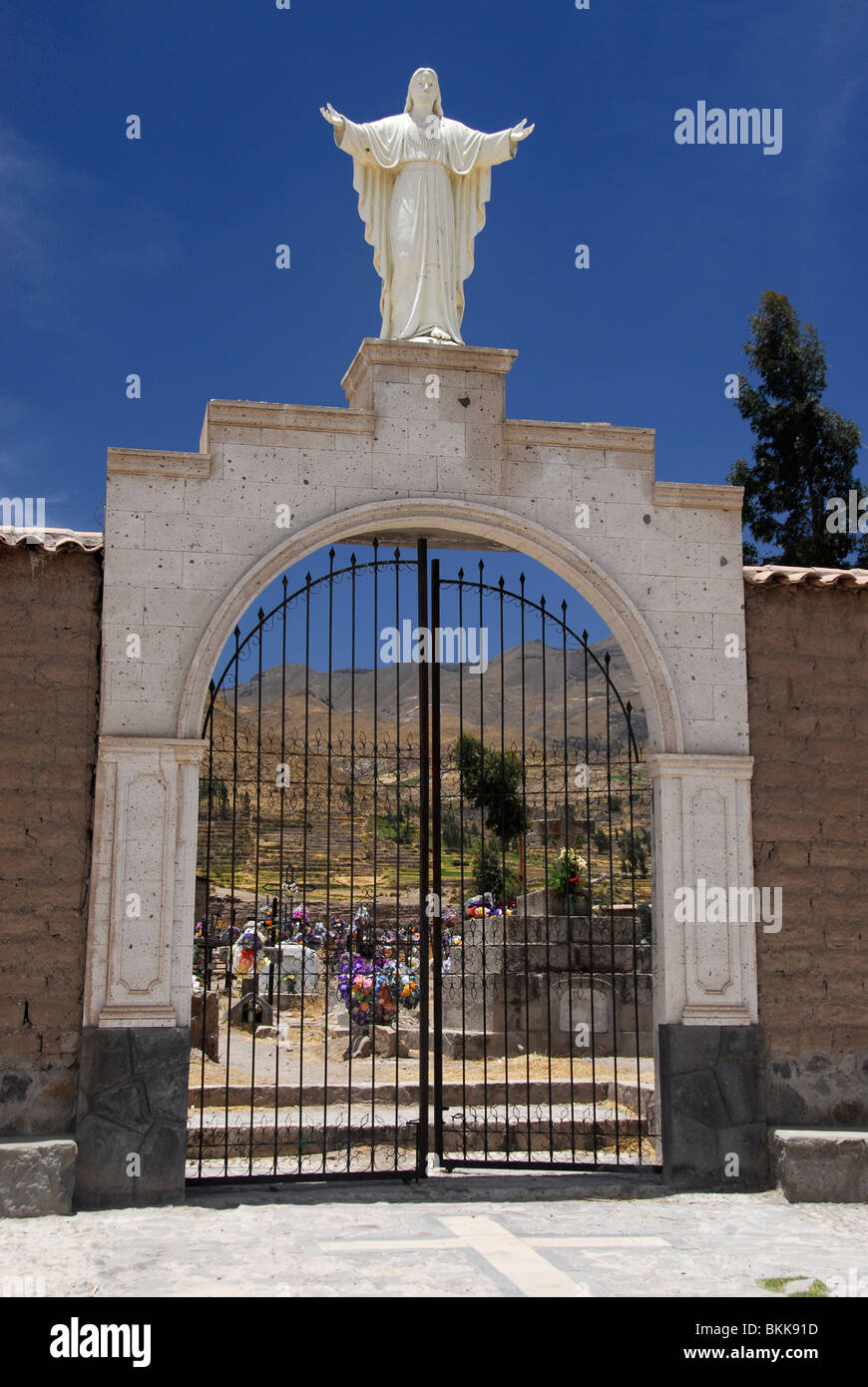 Open tomb jesus hi-res stock photography and images - Alamy