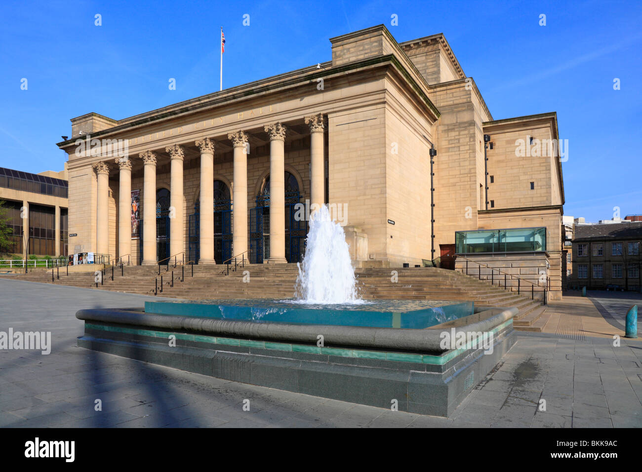 Sheffield City Hall and water feature, Sheffield, South Yorkshire ...