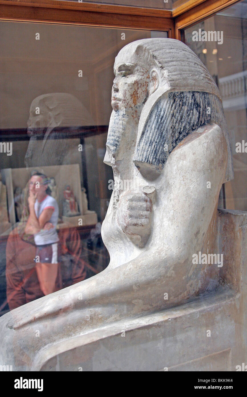 Nemes headcloth hi-res stock photography and images - Alamy