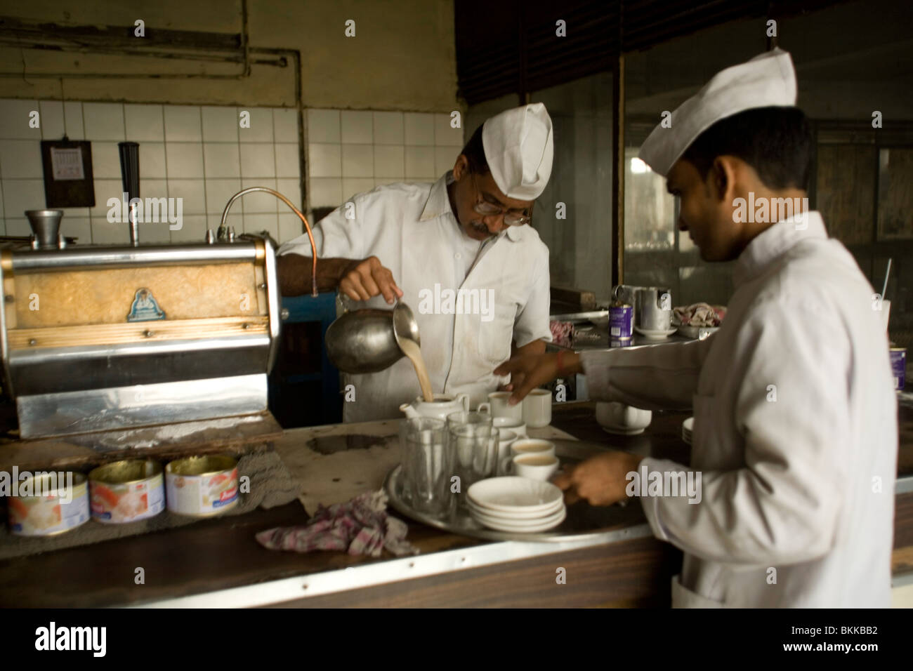 Tea shop owner Pakistan Stock Photo - Alamy