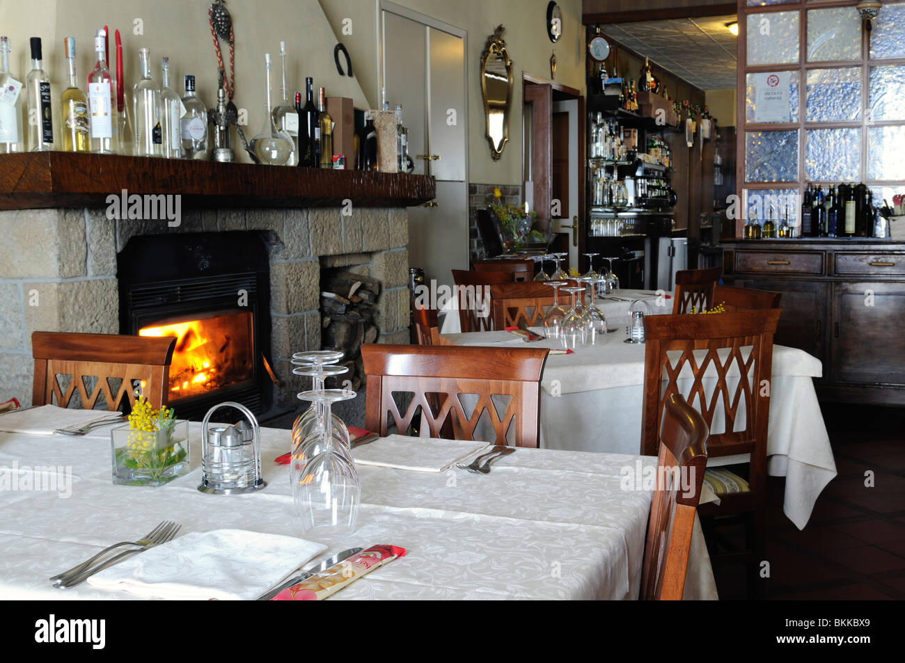 A traditional Italian trattoria restaurant Stock Photo - Alamy