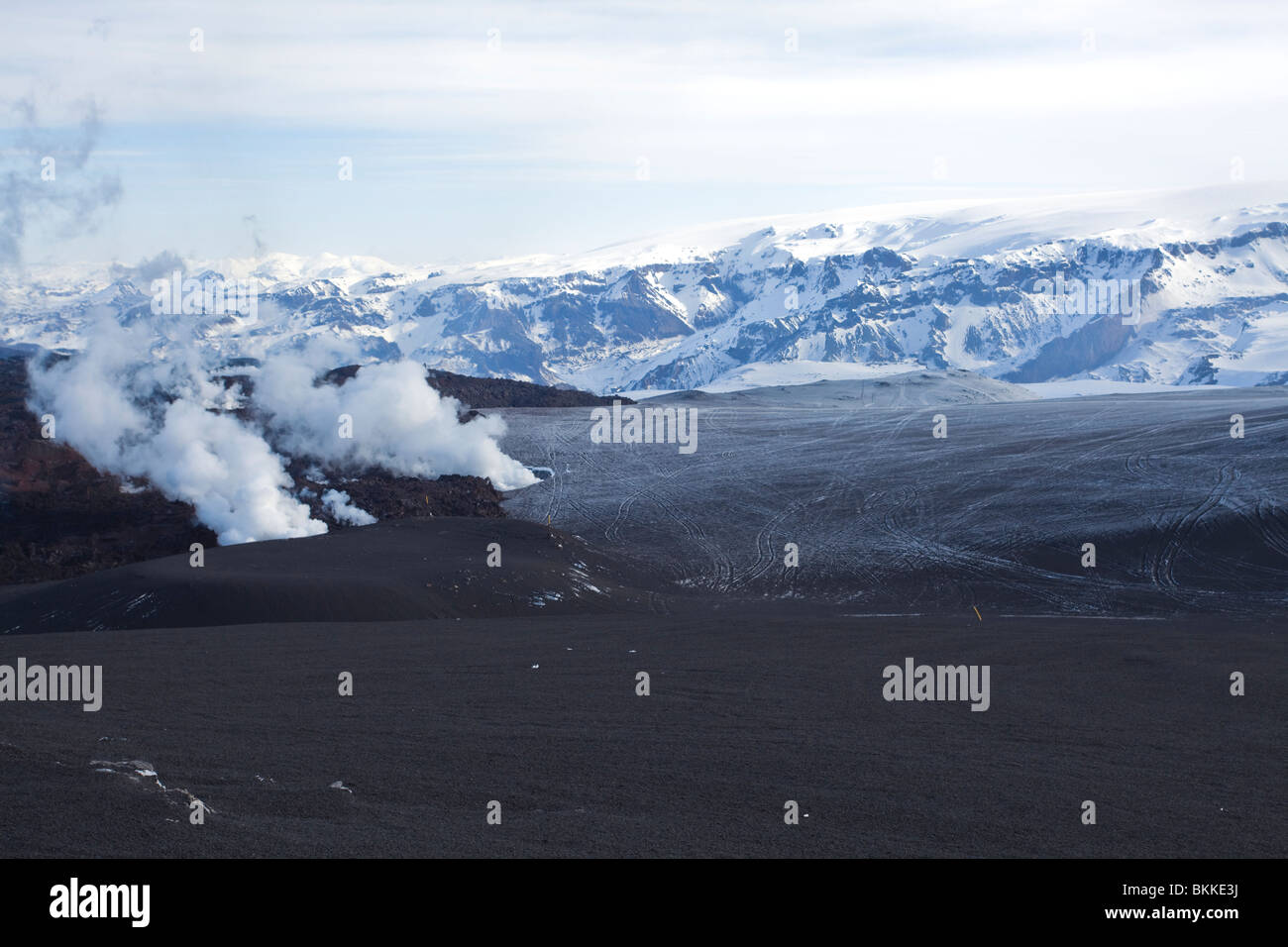 Lava flows from the Iceland 2010 volcanic eruption of the Eyjafjalla ...
