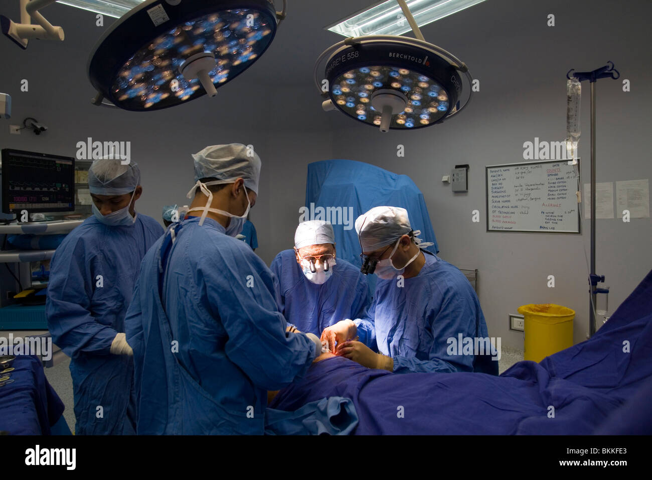 Operation theatre india hi-res stock photography and images - Alamy