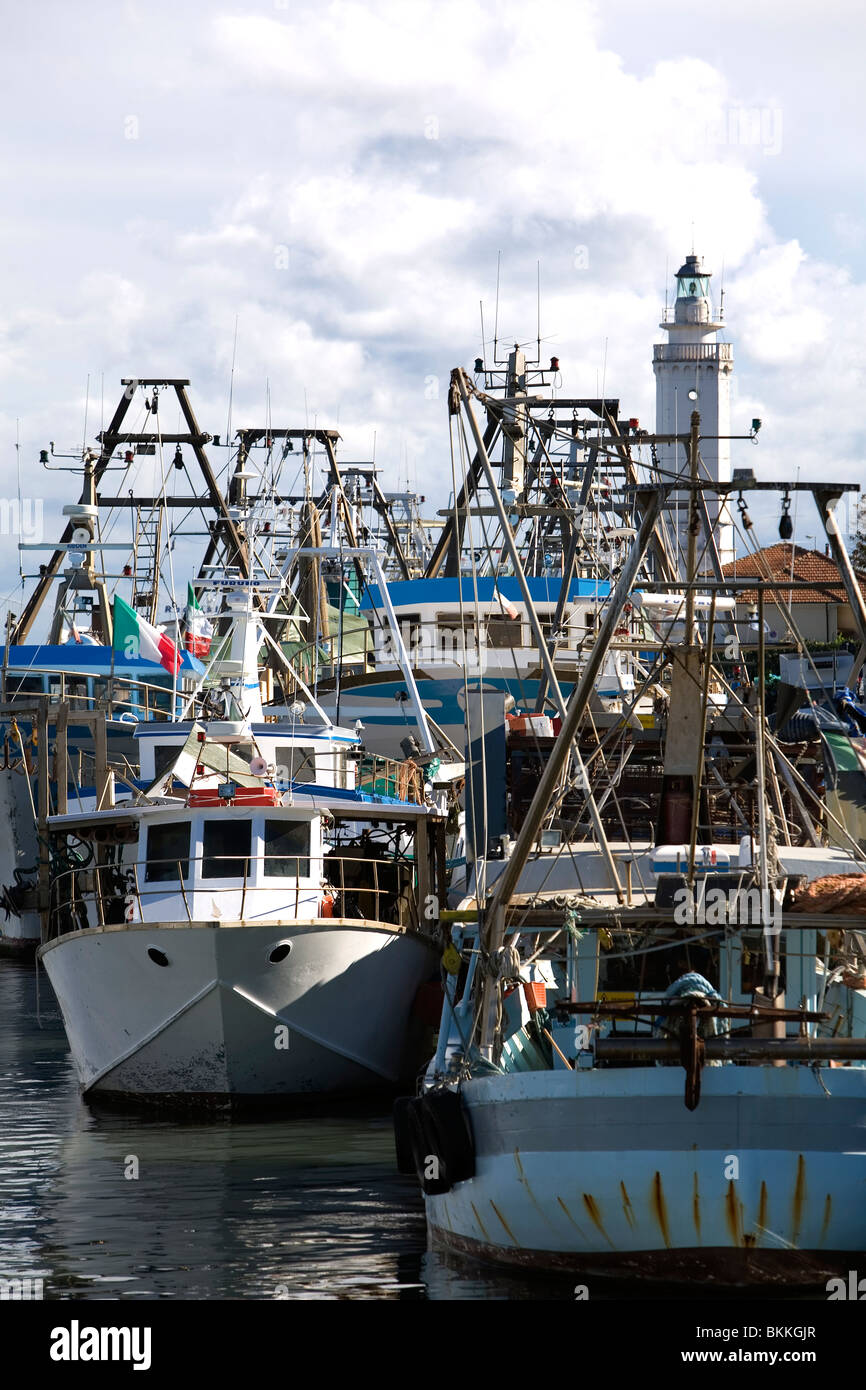 Crowded fishing pier hi-res stock photography and images - Alamy