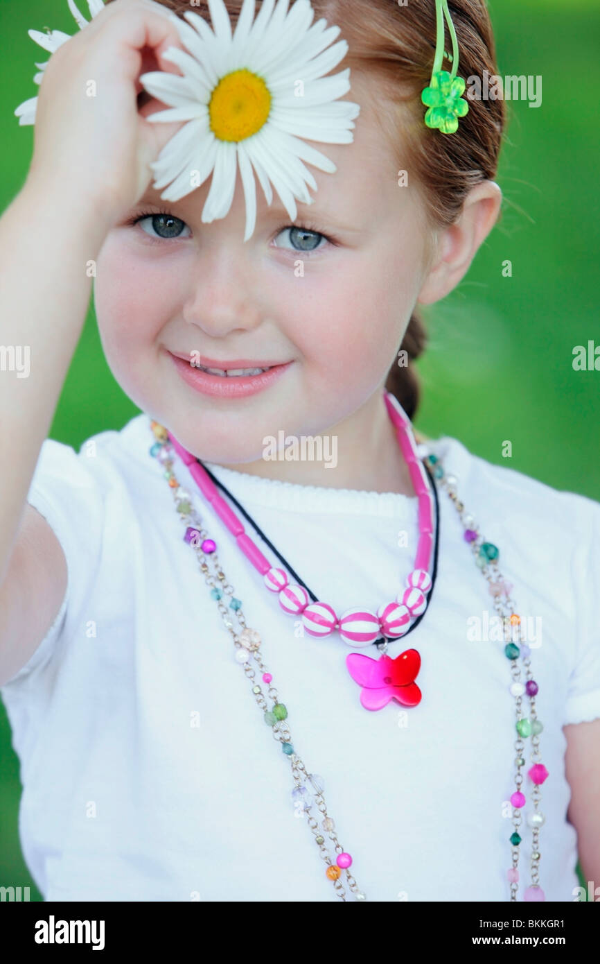 Cute daisy hi-res stock photography and images - Alamy