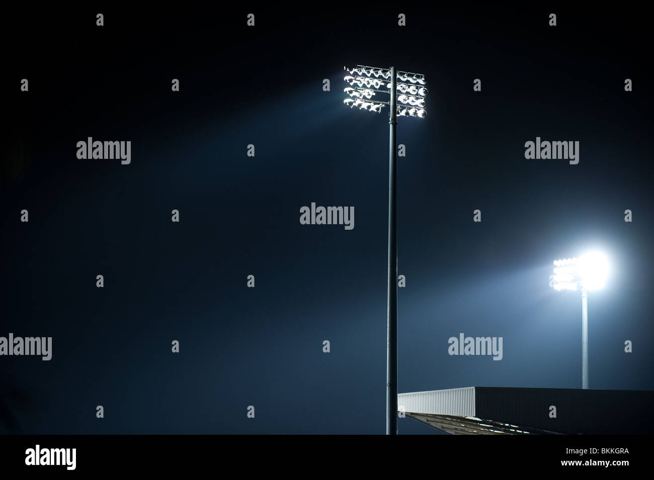 Well lit night sky hi-res stock photography and images - Alamy