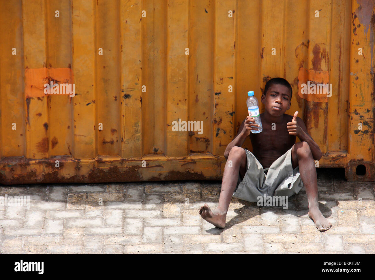 Starving african child hi-res stock photography and images - Alamy