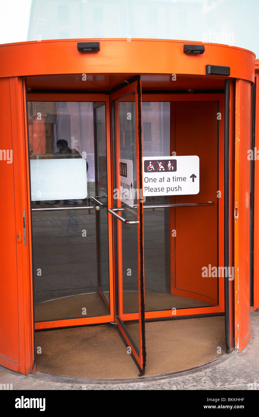 Swingdoor hi-res stock photography and images - Alamy