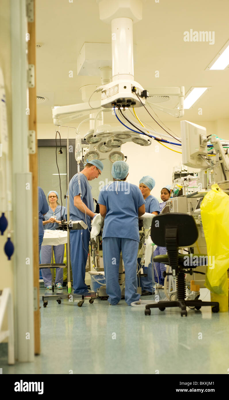 operating theater cesarean section Stock Photo - Alamy