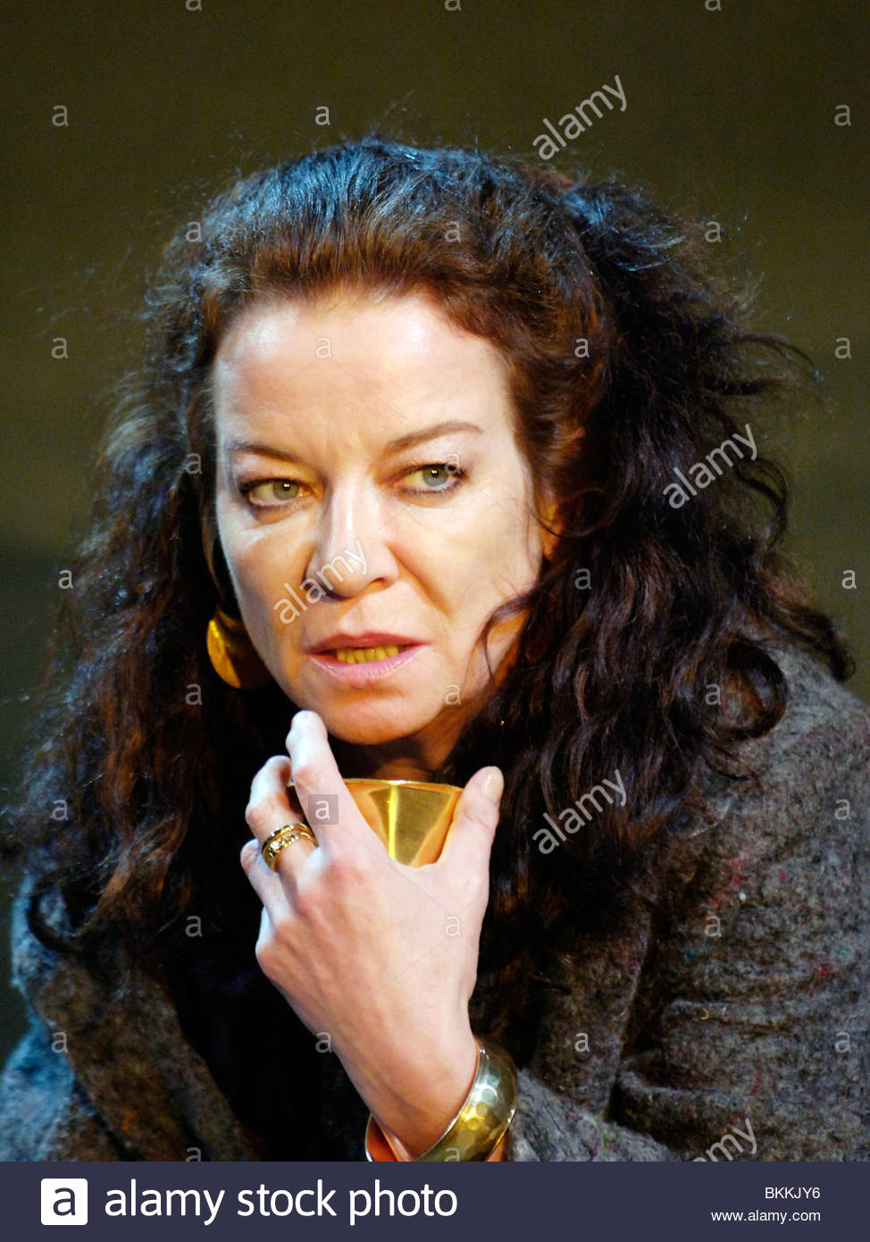 Clare Higgins Headshot