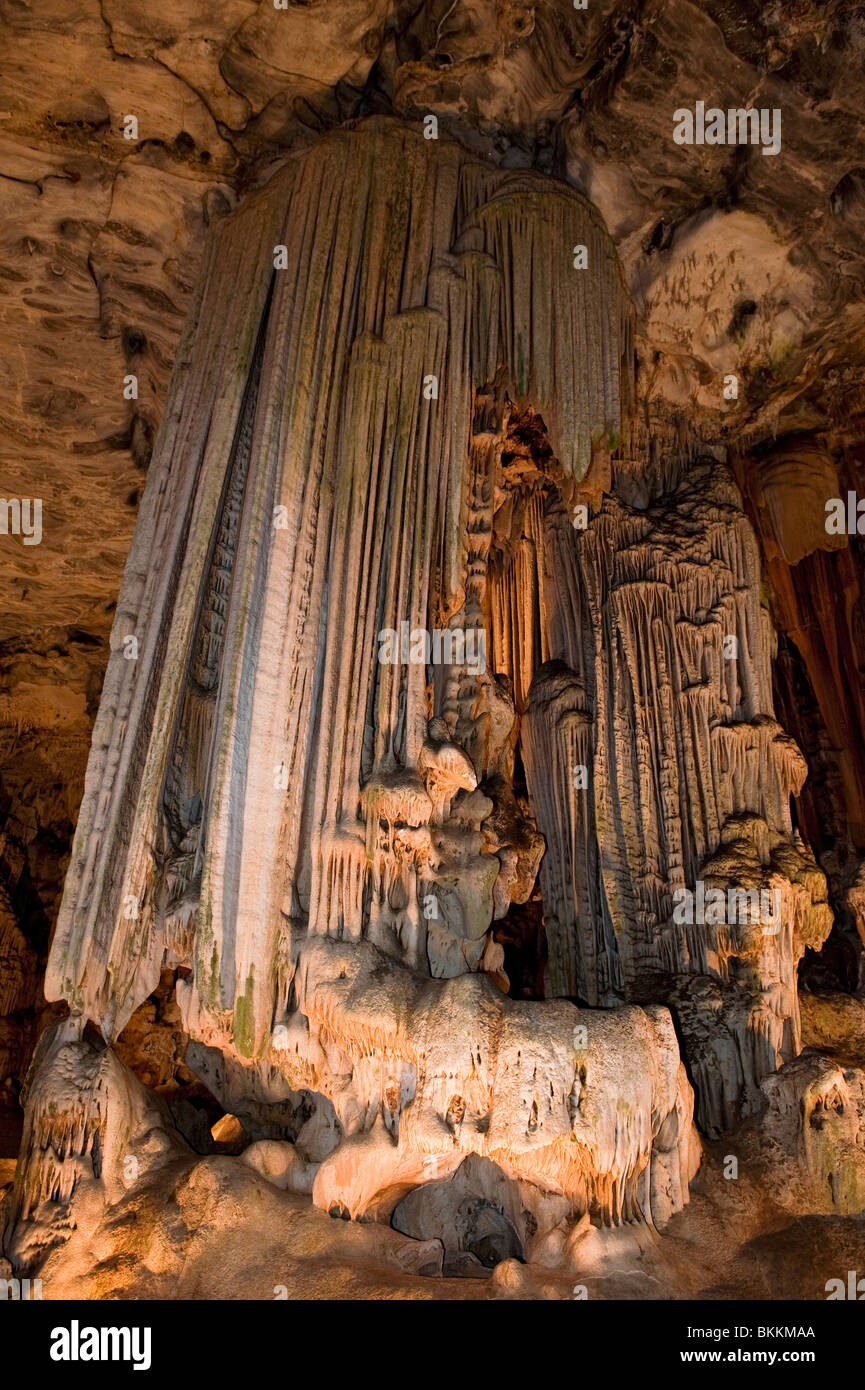 The Organ Pipes Rock Formation in Van Zyl's Hall. The Cango Caves ...