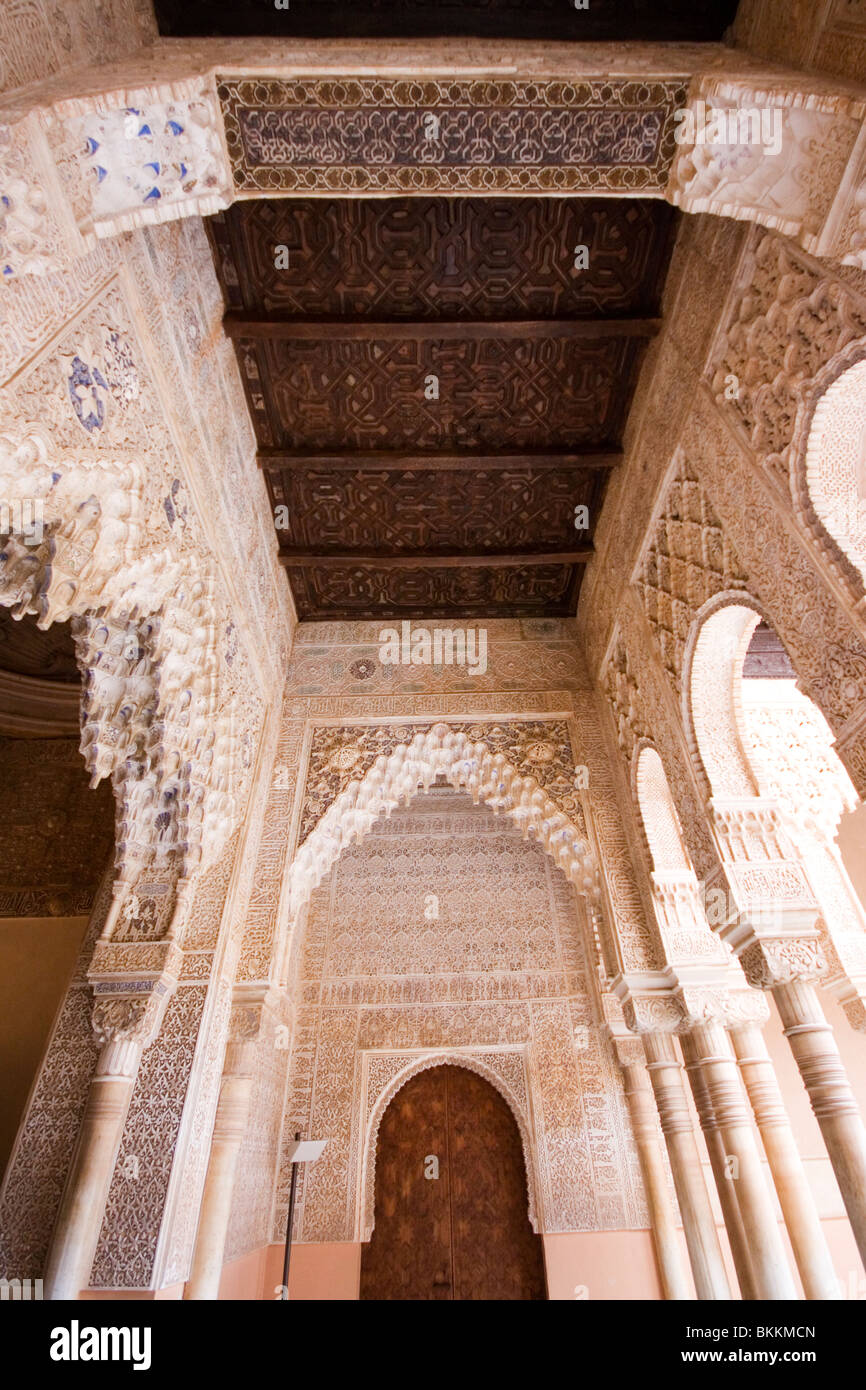 Alhambra ceiling hi-res stock photography and images - Alamy