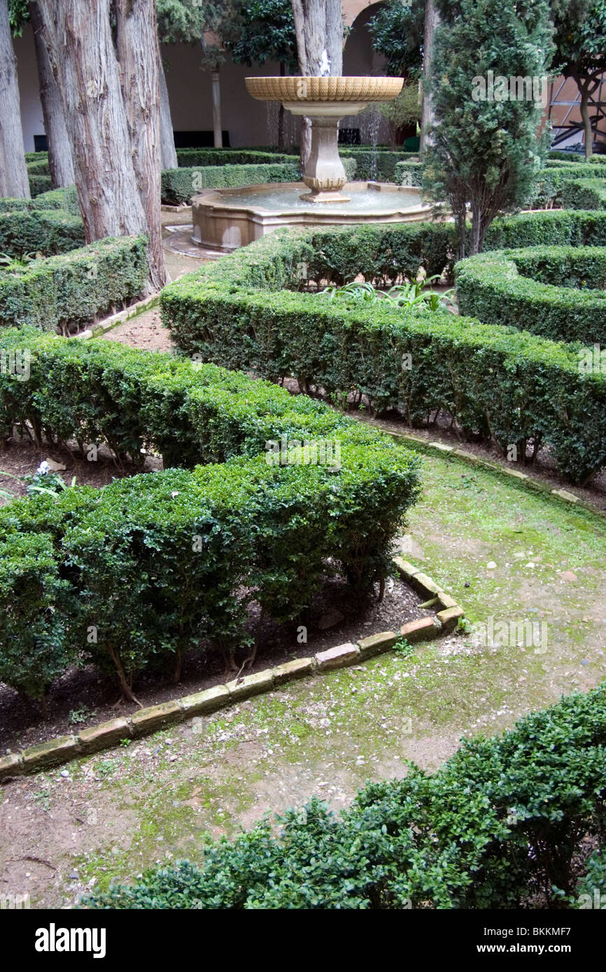 Alhambra courtyard hi-res stock photography and images - Alamy
