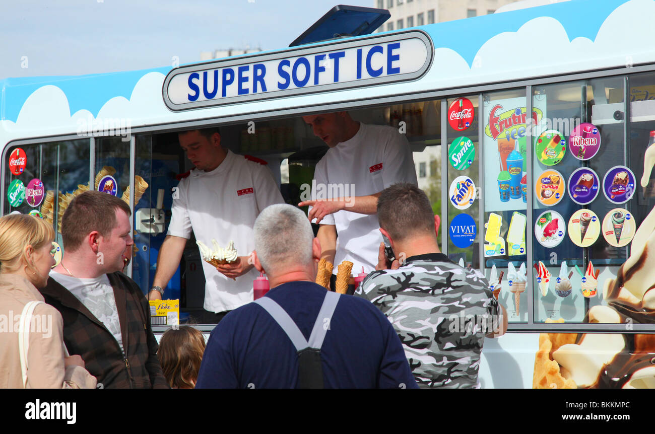 99 ice cream whippy hi-res stock photography and images - Alamy