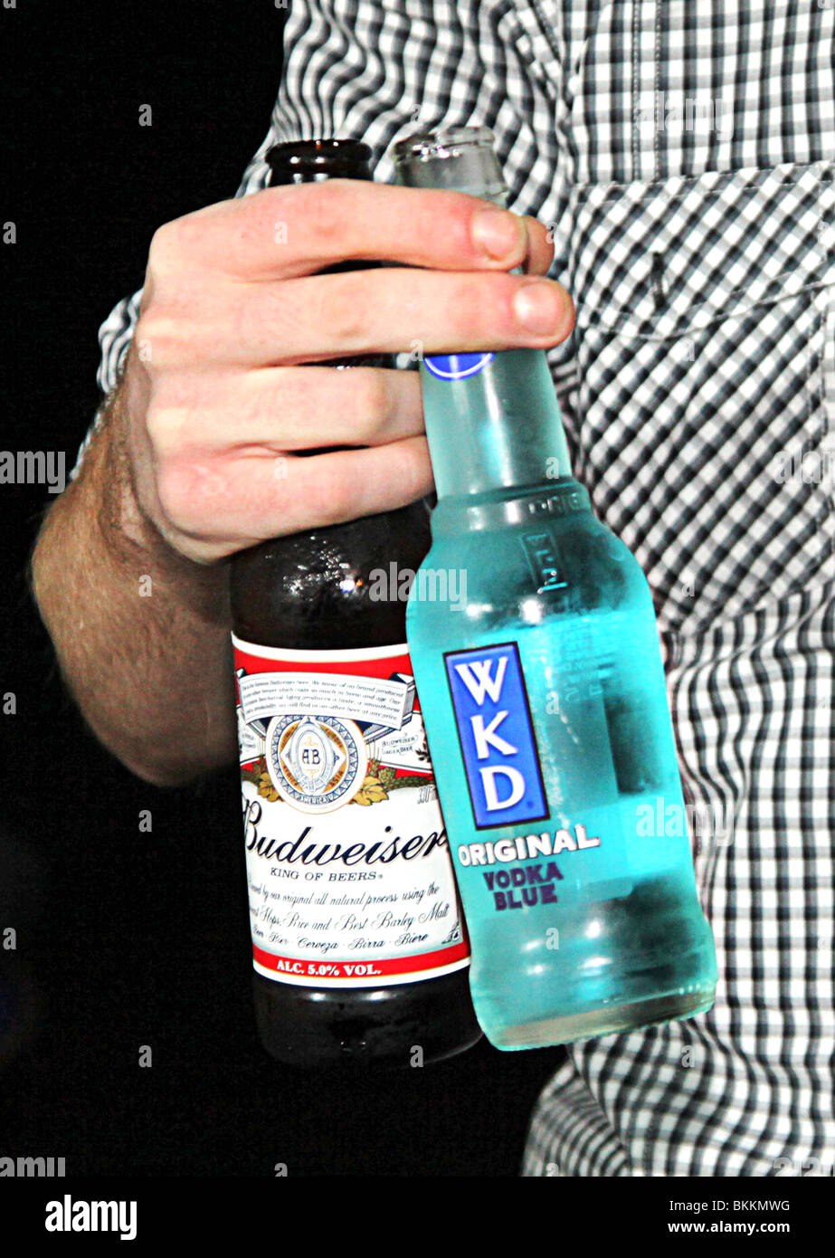 Underage drinking hi-res stock photography and images - Alamy