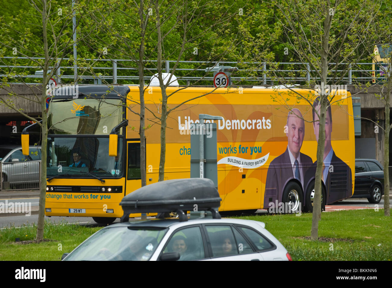 Liberal democrats election battle bus hi-res stock photography and ...