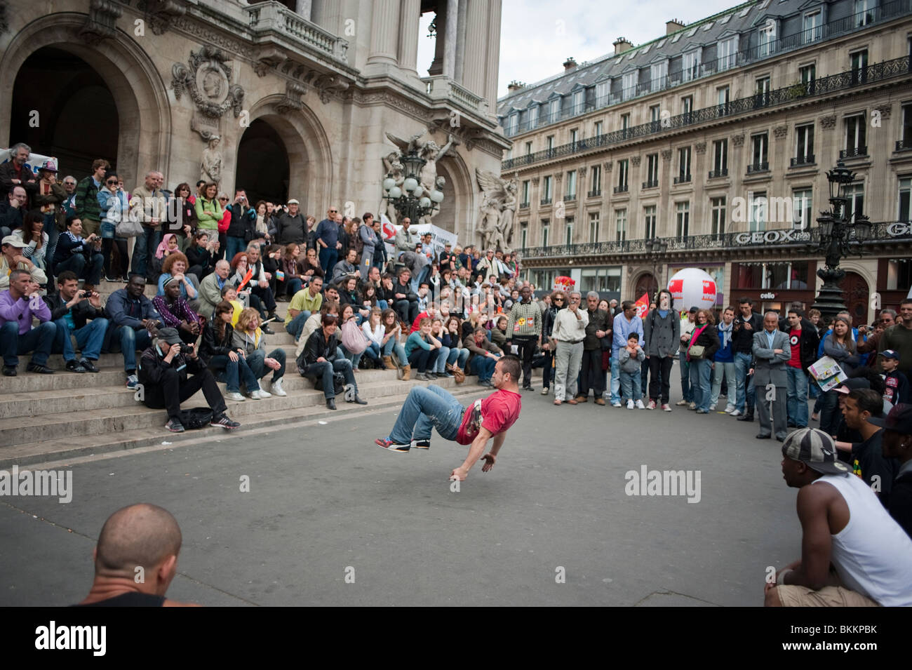 Hip hop dancer audience hi-res stock photography and images - Alamy