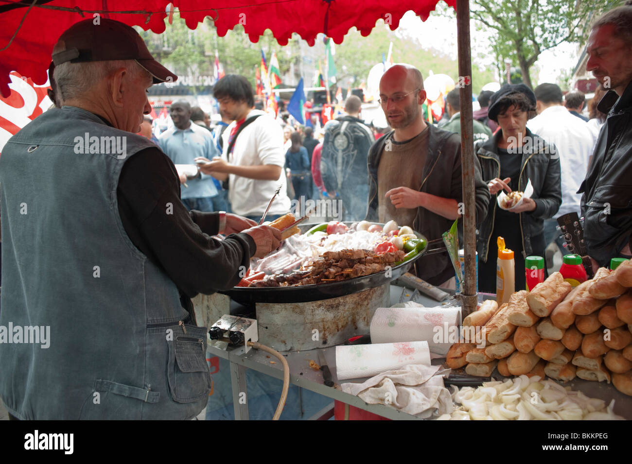 Demonstration food stalls sandwich hi-res stock photography and images ...