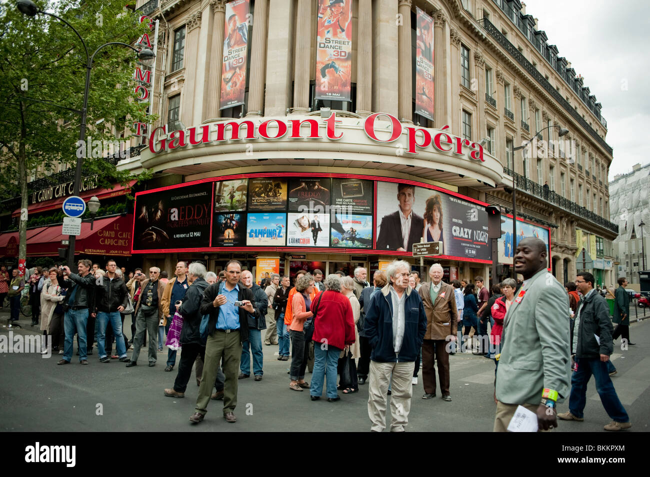 Gaumont Op-era, Cinema Theatre, Paris, France, Large Crowd People on ...