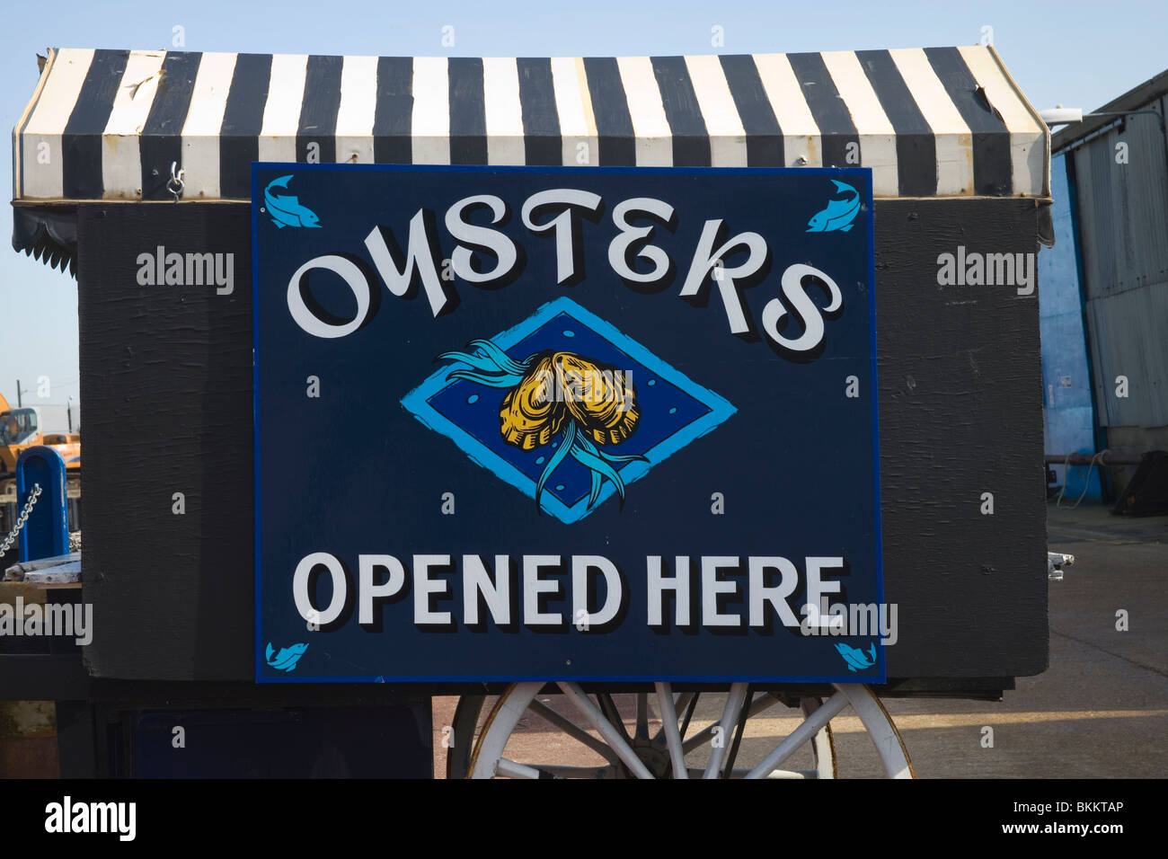 Oyster stand hi-res stock photography and images - Alamy